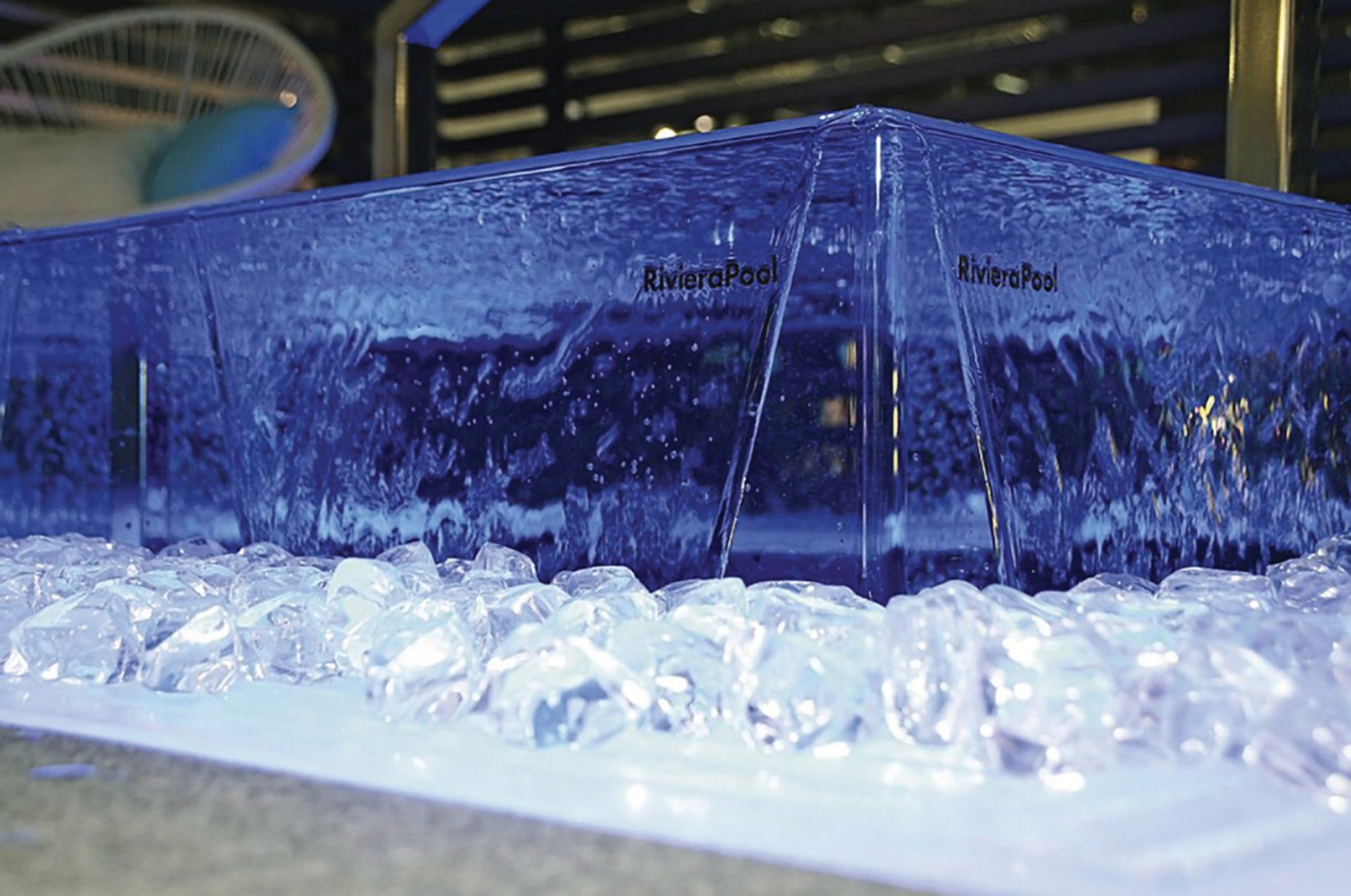 Ice Cube - חיפוי היקפי: אקריל שקוף / 20 מ”מ - דופן נגטיבית - Sparta Spa